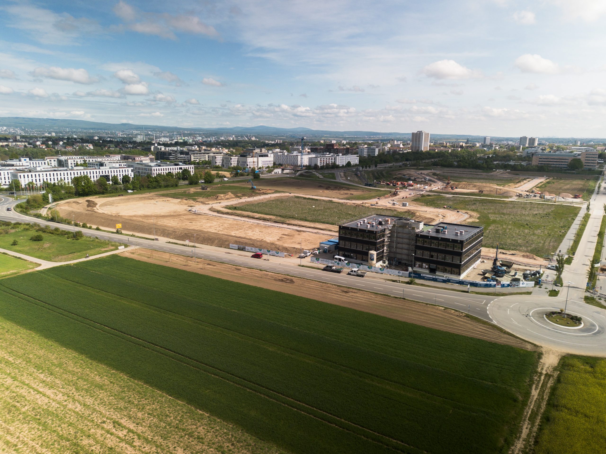 Labor- und Bürogebäude LAB 1: Fertigstellung noch in diesem Jahr – J ...